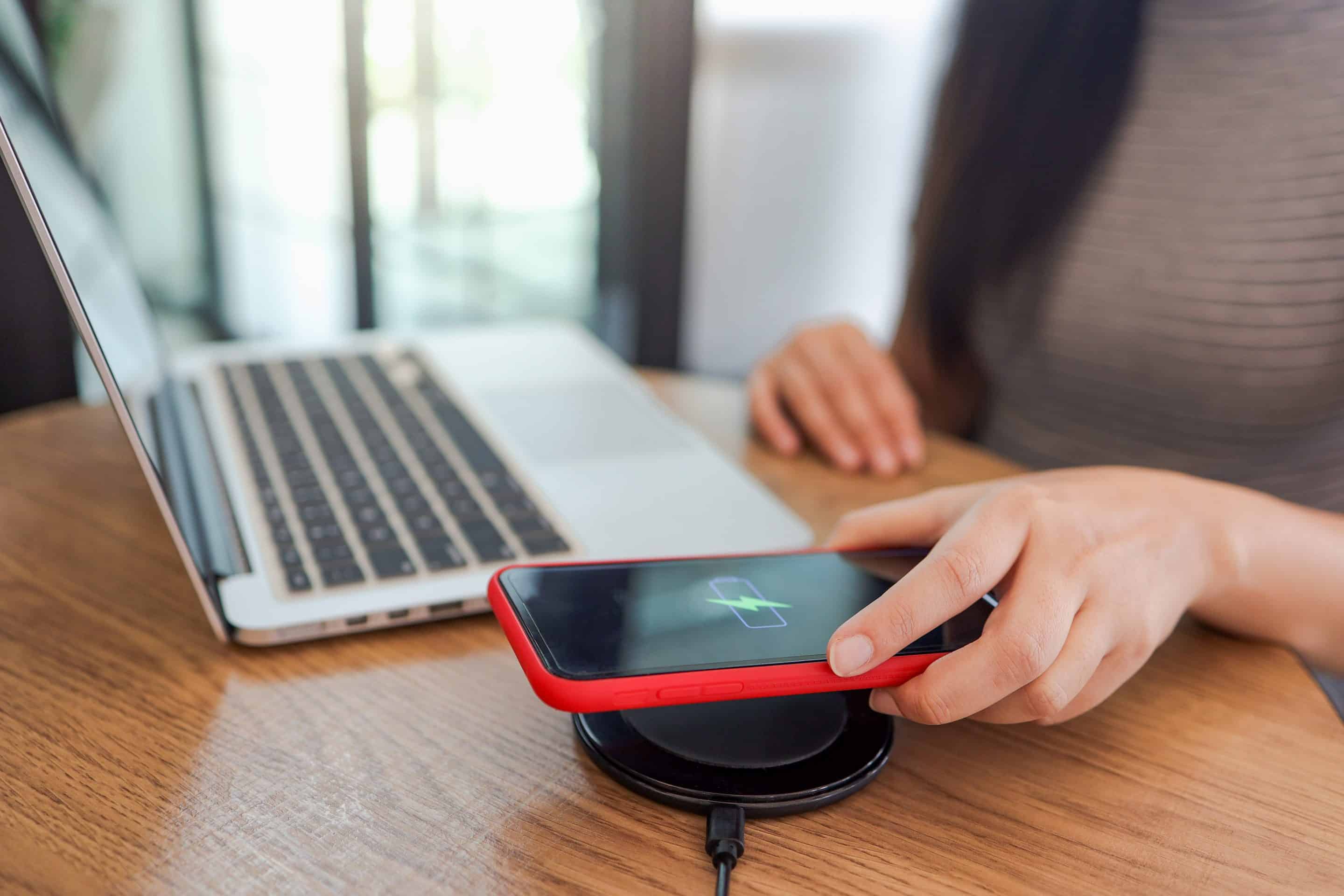 The Pros and Cons of Using a Wireless Charging Pad
